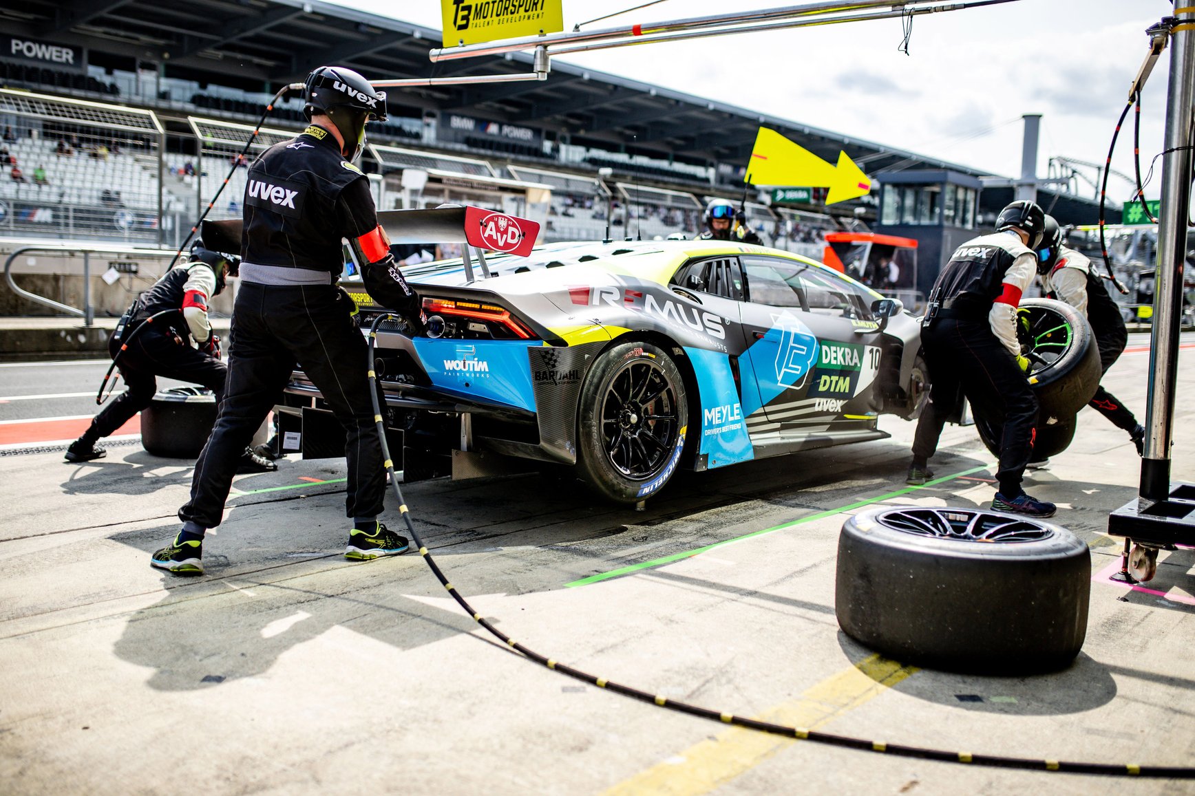 From Speedway to the 4-Poster Test Bench