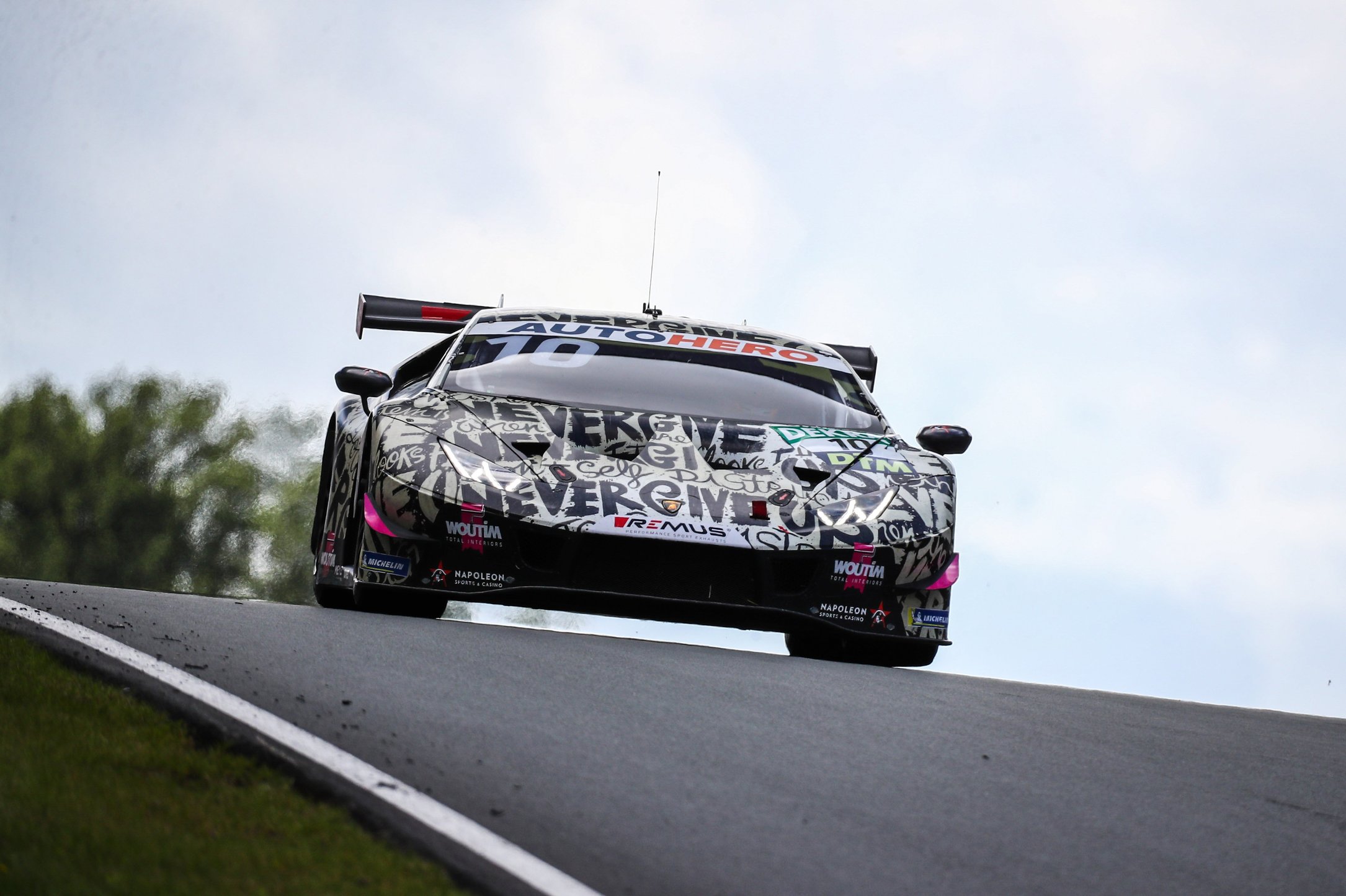 From Speedway to the 4-Poster Test Bench
